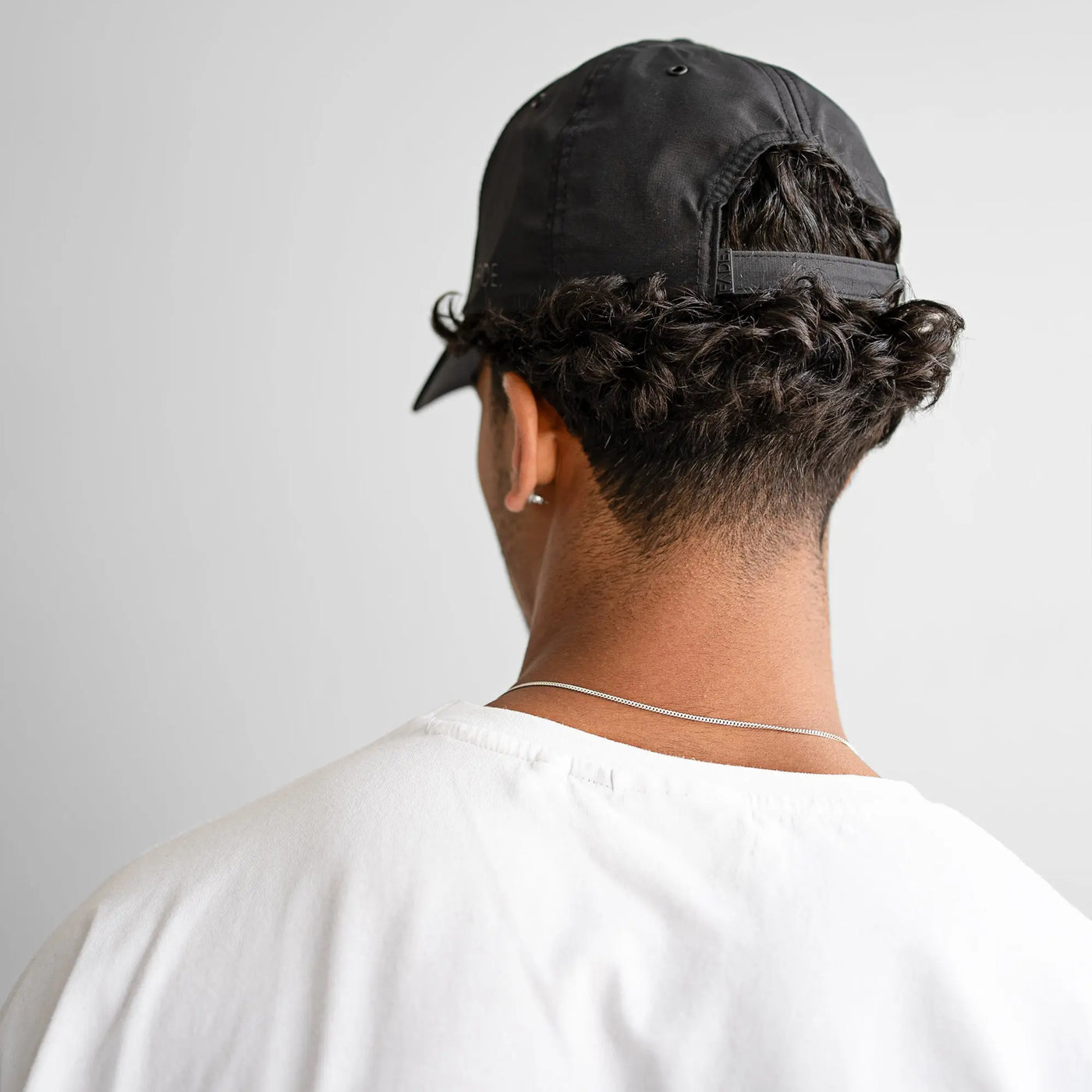 Caps | Fade – Fade.