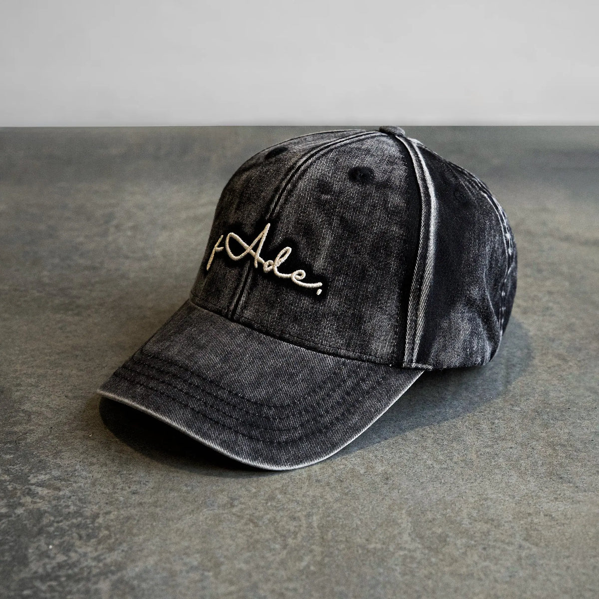 Signature Cap Washed Grey – Fade.